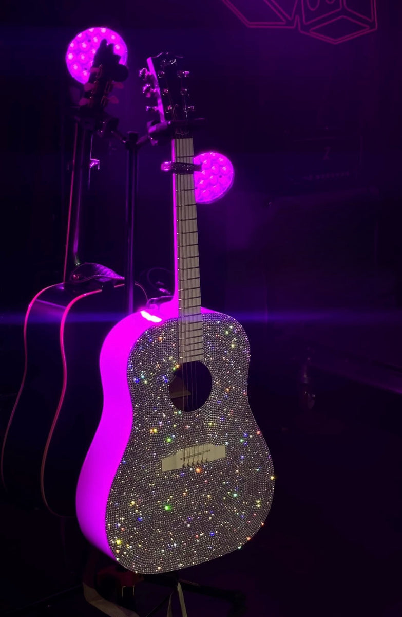 RHINESTONE GIBSON GUITAR SILVER – DANIEL DIAMOND