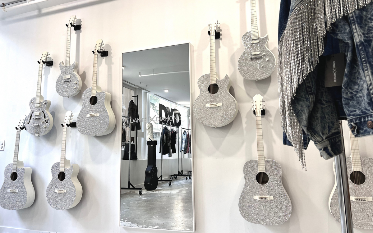 Daniel X Diamond – DANIEL DIAMOND